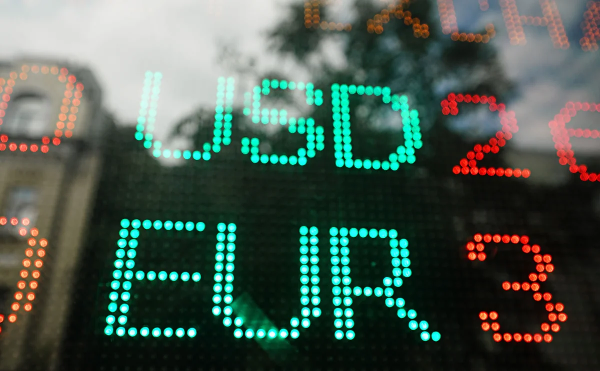 US mutual funds slash short euro positions at record pace - FX Markets